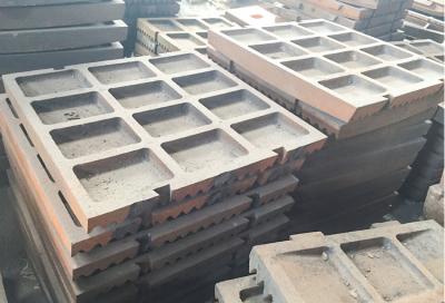 Cina Alti pezzi di ricambio del frantoio del manganese della colata del piatto fisso e mobile del frantoio a mascella in vendita