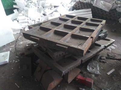 Cina Alti pezzi di ricambio del frantoio del manganese della colata del piatto fisso e mobile del frantoio a mascella in vendita