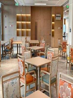 China Colorful Dining Sets Modern Printed Solid Wood Dinning Room Set Custom for sale