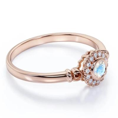 China 925 Sterling Silver Rose de gouden Halo Ring Rainbow Moonstone Ring van de 1 Karaatbloem Te koop