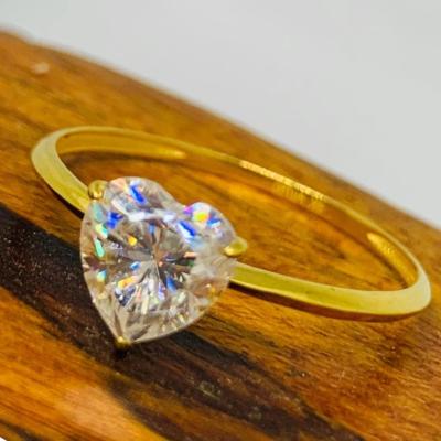 Китай Золото желтого цвета кольца 18K женщин захвата пасьянса Moissanite сердца продается