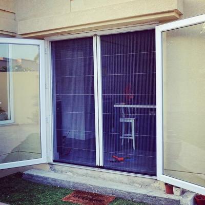 China Preventer rain fly projector screen No bottom rail folded mosquito net door for sale