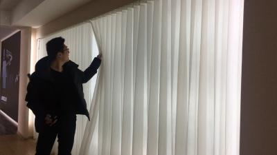 China Window blinds curtain motor with fabric track for hotel drapes for sale