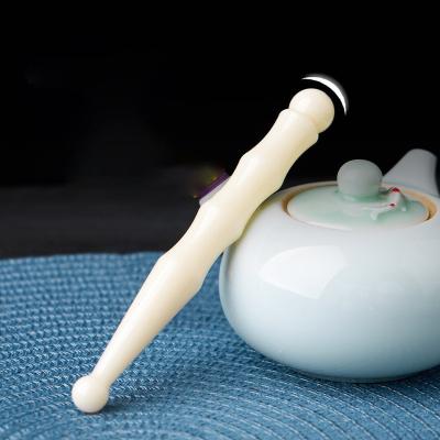 Cina 14.5cm Resina Double Head Acupoint Stick per massaggio facciale e strumento di stimolazione linfatica in vendita