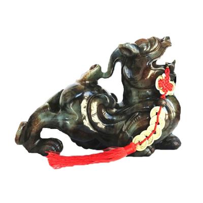 China Quartz Crystal Jade Pixiu Green Statue for Home Gift 20 Cm Gemstone Feng Shui Engraving Figurine Carved Home Decoration Love for sale
