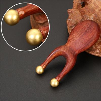 Chine Outil de massage oculaire en laiton certifié ISO9001 pour le pont nasal Sandalwood Peigne de massage facial Gua Sha 95*38mm Taille à vendre