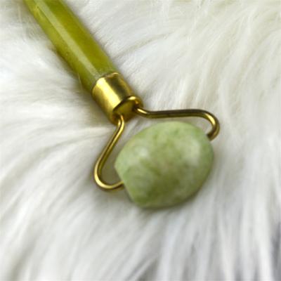 Cina Massaggiatore naturale Xiuyan Guasha Jade Face Roller per donne Massaggio della pelle Relax Muscolo e cura della pelle facciale in vendita