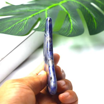 Cina Blu Sodalite Stone Gua Sha Body Scraping Massage Tool Funzione di controllo manuale per viso e corpo Regalo di bellezza naturale in vendita
