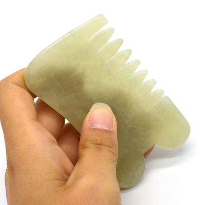 China Xiuyan Jade Guasha Massage Comb Gua Sha Scarping Gezichtsgereedschap met Infrarood Fysiotherapie Functie 88*50*4mm Te koop