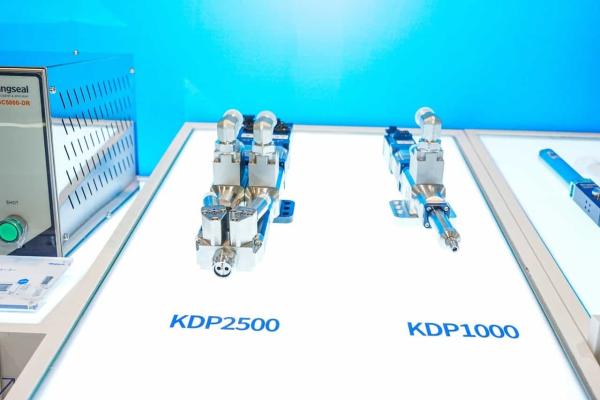 Quality 5-100ml/Min Volumetric Precision Dispensing Valve 2K Eccentric Screw Valve for sale