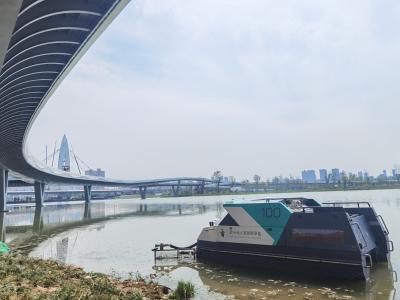 Chine Individu conduisant les véhicules extérieurs autonomes de nettoyage ASV IP55 de bateau de déchets à vendre