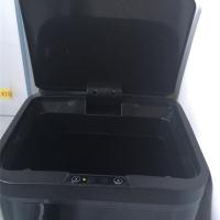 China 12L Anti - Rust Touchless Garbage Can , Automatic Trash Cans Touchless for sale