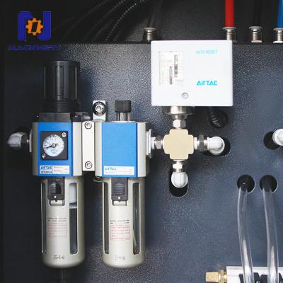 China VMC640 Centro de mecanizado de fresado de CNC vertical de metal con husillo BT40-120 en venta