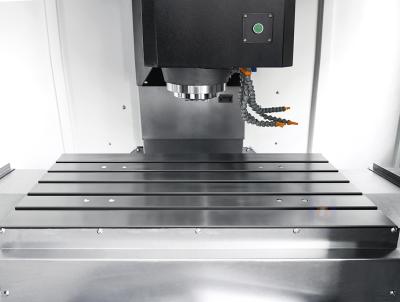 Cina Promozione Prezzo Basso VMC850 Macchina Fresatrice CNC per Metalli Centro di Lavorazione Verticale Fresatrice in vendita