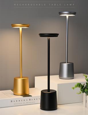 China Hotel Room Restaurant LED Table Desk Lamp with Touch Control and USB Charging Port for sale
