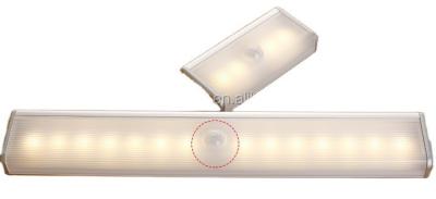 中国 PIR モーションセンサーとリチウム電池入力電圧付きのLEDナイトライト 再充電可能 販売のため