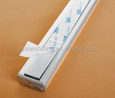中国 PIR モーションセンサーとリチウム電池入力電圧付きのLEDナイトライト 再充電可能 販売のため