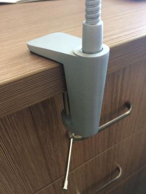 Cina 30000 ore di tempo di lavoro Clip-On Gooseneck LED Book Reading Lamp e luce in vendita