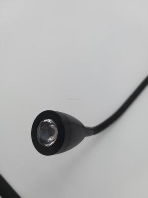 Cina Lampade da parete per lettura di hotel a led con interruttore di accensione/spena e porta di carica USB in alluminio in vendita