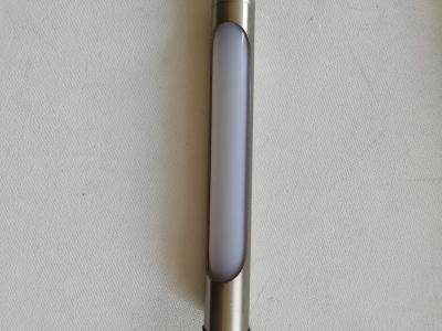 Cina 30000 ore di tempo di lavoro Lampada di lettura a parete scuribile a LED per collo sul letto con funzione di ricarica USB in vendita