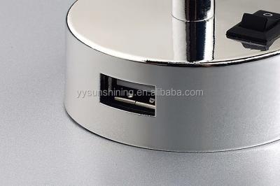 Cina 12V Flessibile Arm Reading Light con presa di ricarica USB per attenuazione del riflettore 3W 85lm/w in vendita