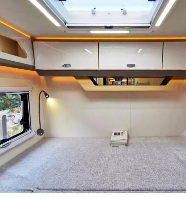 Cina 12V 24V USB Gooseneck letto luce di lettura con 2USB di ricarica LED di alta potenza e montaggio a parete in vendita