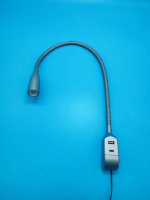 Cina 12V USB Colletto di gallina Letto lettura di libri luce Car Lamp 2USB Carica tipo-c Ferro di alluminio in vendita