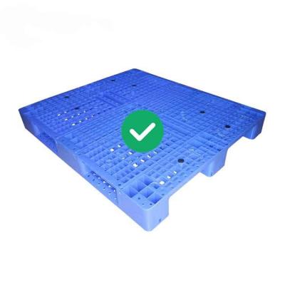 Cina Carico dinamico di plastica 130x110 dei pallet 2000Kg del magazzino accatastabile del PE in vendita