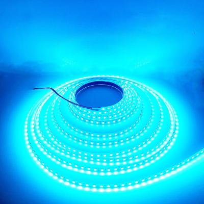 Cina 12V 240LEDS SMD 2835 LED Strip Light 1200LEDs 16.4Ft Non impermeabile Colori Rosso Verde Blu Arancio Per Bar in vendita