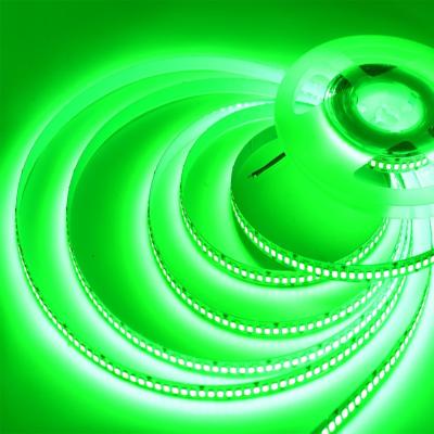 Cina 24V Alta luminosità 240LEDS SMD 2835 LED Strip Light 1200LEDs 16.4Ft Non impermeabile Colori Rosso Verde Blu Arancio Per KTV in vendita