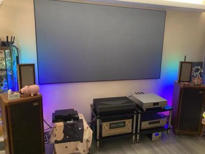 Cina Lampada d'angolo regolabile RGB intelligentemente controllata per decorazioni natalizie di design semplice in vendita