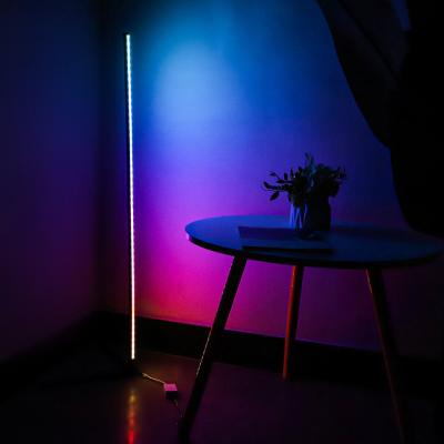 Cina Prodotto Smart Ambient Lampada di tramonto Nuovamente progettato RGB Decorazione cambiante colore Luci notturne in vendita