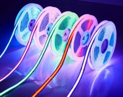 Cina Lampada Flusso luminoso lm 1000 24V 576 led/metro RGB COB LED Soft Light Strip Diretto Buono in vendita