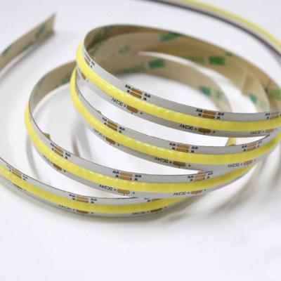 Cina IP20 100lm 10W 24V FCOB Tunable White RA90 560LEDS COB LED Strip PCB più spessa con diga in vendita