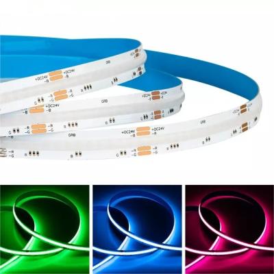Cina Crea un'atmosfera festiva con FPC CHIP RESISTOR Bright COB RGB LED Strip Lamp in vendita