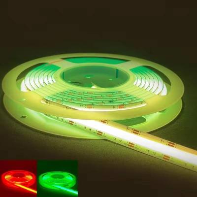 Cina Crea un'atmosfera festiva con FPC CHIP RESISTOR Bright COB RGB LED Strip Lamp in vendita