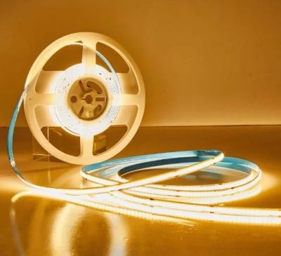 Cina Risparmio energetico IP20 COB LED Strip Light 8mm PCB 300 chip per metro con 800lm Flux luminoso in vendita