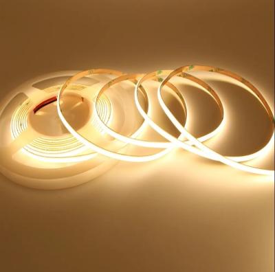 Cina FPC LED RESISTOR Wine Cabinet COB LED Strip con Ultra Narrow 3mm di larghezza e alta luminosità luce lineare in vendita