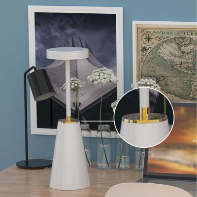 China Metal Rechargeable Led Table Lamp , Three Color Dimming Table Lamp 3000K 4500K 6000K for sale