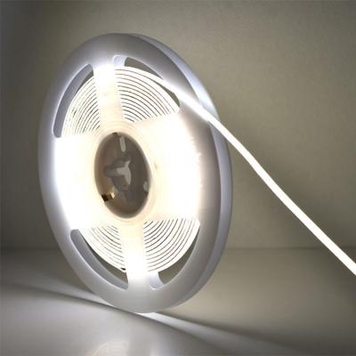 Cina 480LED/m COB Luci a striscia a LED 2,7 mm Ultra strette Luci a striscia morbida a LED in vendita