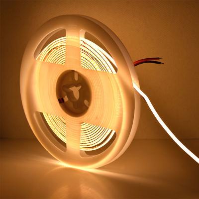 Cina 480LED/m COB Luci a striscia a LED 2,7 mm Ultra strette Luci a striscia morbida a LED in vendita