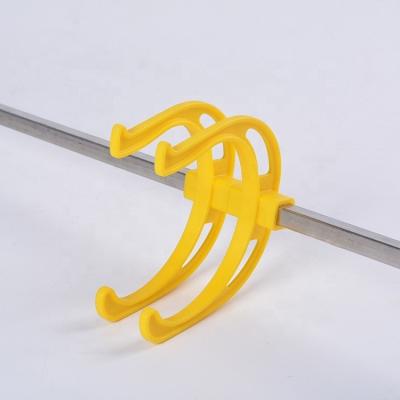 China U Shaped Egg Collection Claw Impact Resistant For Poultry Layer Cage Spare Parts for sale