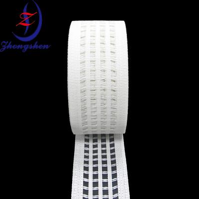China Perforated Mesh Egg Conveyor Belt voor automatische eierenverzameling for sale