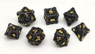 Cina Il metallo portatile inodoro dei dadi di DND, mano ha scolpito i dadi neri di RPG in vendita
