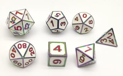Cina La mano dell'insieme dei dadi di RPG del metallo bianco ISO9001 ha scolpito per il martello e Yahtzee in vendita