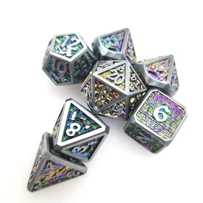 Cina Plai card Odorless Lightweight Hand Pouring Metal Dice Polyhedral in vendita