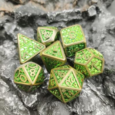 Cina Polyhedron Dice Card Affirm card Hand Carved Metal Practical Plating Sharp 7 Piece in vendita