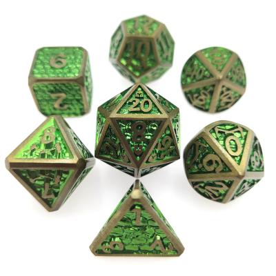 Cina Polyhedron Dice Card Affirm card Hand Carved Metal Practical Plating Sharp 7 Piece in vendita