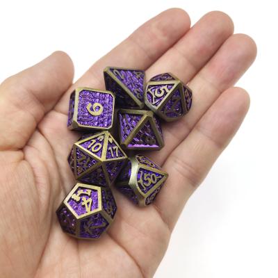 Cina Poker Hand Carved DND poker High Temperature Dice Sets Polyhedral in vendita