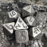 China Dungeons and Dragons RPG Dice Gold Dice Set Multipurpose Resistant Sharp Edged for sale
